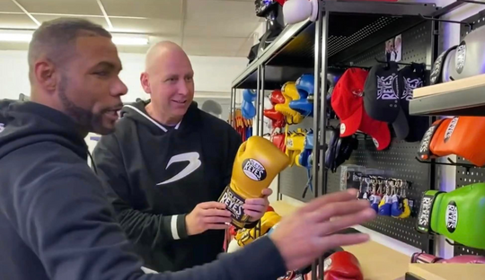 MAD DOG'S RING-WEAR SET BLACK/GOLD – Mad Dog's Boxing Store